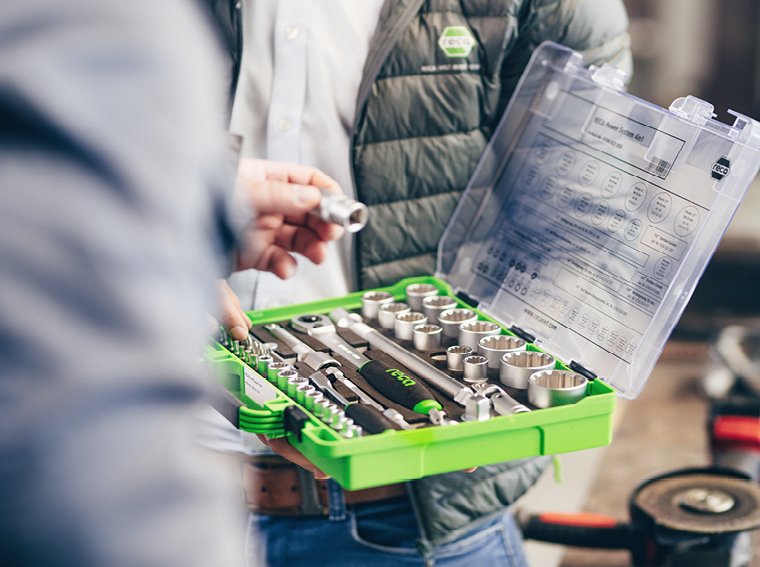 Screws, tools, standard parts | RECA CO AT - EN